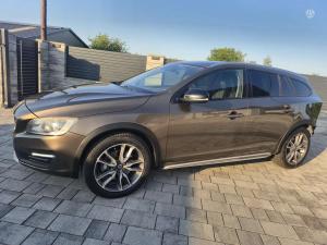Volvo V60 Cross Country 2016 Viļņa, ar dzinēja tilpumu 2.40 L un nobraukumu 290 tūkst. km par 7490 €, foto 9 vietnē AUTOMOTO.COM.LV