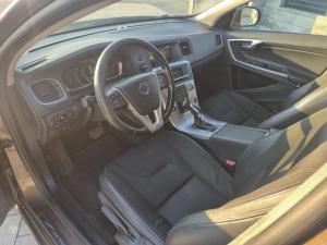 Volvo V60 Cross Country 2016 Viļņa, ar dzinēja tilpumu 2.40 L un nobraukumu 290 tūkst. km par 7490 €, foto 11 vietnē AUTOMOTO.COM.LV