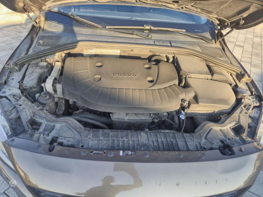 Volvo V60 Cross Country 2016 Viļņa, ar dzinēja tilpumu 2.40 L un nobraukumu 299 tūkst. km par 7250 €, foto 12 vietnē AUTOMOTO.COM.LV