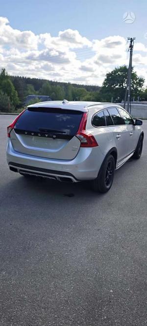Pelēks Volvo V60 Cross Country 2015 Akmenė, ar dzinēja tilpumu 2.50 L un nobraukumu 204 tūkst. km par 9100 €, foto 4 vietnē AUTOMOTO.COM.LV