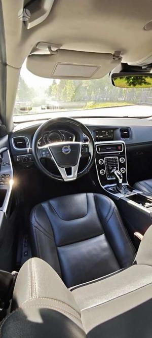 Pelēks Volvo V60 Cross Country 2015 Akmenė, ar dzinēja tilpumu 2.50 L un nobraukumu 204 tūkst. km par 9100 €, foto 6 vietnē AUTOMOTO.COM.LV