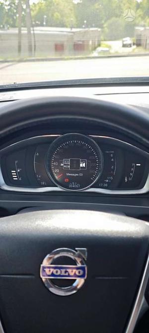 Pelēks Volvo V60 Cross Country 2015 Akmenė, ar dzinēja tilpumu 2.50 L un nobraukumu 204 tūkst. km par 9100 €, foto 8 vietnē AUTOMOTO.COM.LV