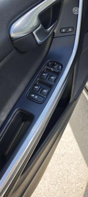 Pelēks Volvo V60 Cross Country 2015 Akmenė, ar dzinēja tilpumu 2.50 L un nobraukumu 204 tūkst. km par 9100 €, foto 10 vietnē AUTOMOTO.COM.LV