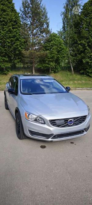 Pelēks Volvo V60 Cross Country 2015 Akmenė, ar dzinēja tilpumu 2.50 L un nobraukumu 204 tūkst. km par 9100 €, foto 19 vietnē AUTOMOTO.COM.LV