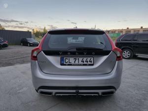 Pelēks Volvo V60 Cross Country 2017 Utena, ar dzinēja tilpumu 1.97 L un nobraukumu 200 tūkst. km par 9490 €, foto 9 vietnē AUTOMOTO.COM.LV