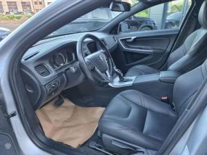 Pelēks Volvo V60 Cross Country 2017 Utena, ar dzinēja tilpumu 1.97 L un nobraukumu 200 tūkst. km par 9490 €, foto 12 vietnē AUTOMOTO.COM.LV