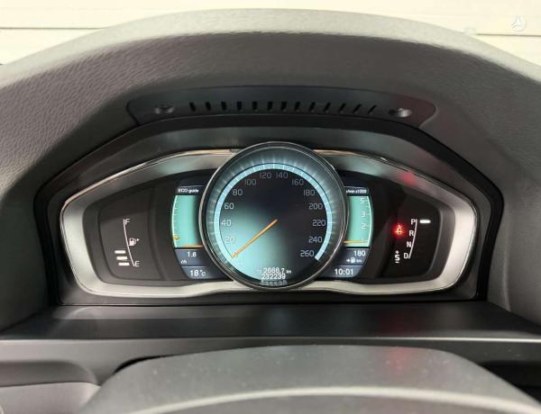 Pelēks Volvo V60 Cross Country 2014 Utena, ar dzinēja tilpumu 2.40 L un nobraukumu 232 tūkst. km par 10950 €, foto 8 vietnē AUTOMOTO.COM.LV