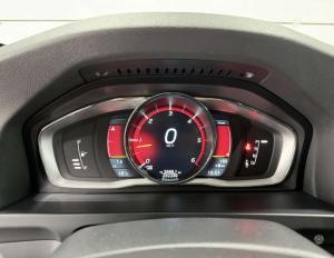 Pelēks Volvo V60 Cross Country 2014 Utena, ar dzinēja tilpumu 2.40 L un nobraukumu 232 tūkst. km par 10950 €, foto 8 vietnē AUTOMOTO.COM.LV