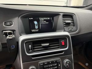 Pelēks Volvo V60 Cross Country 2014 Utena, ar dzinēja tilpumu 2.40 L un nobraukumu 232 tūkst. km par 10950 €, foto 13 vietnē AUTOMOTO.COM.LV