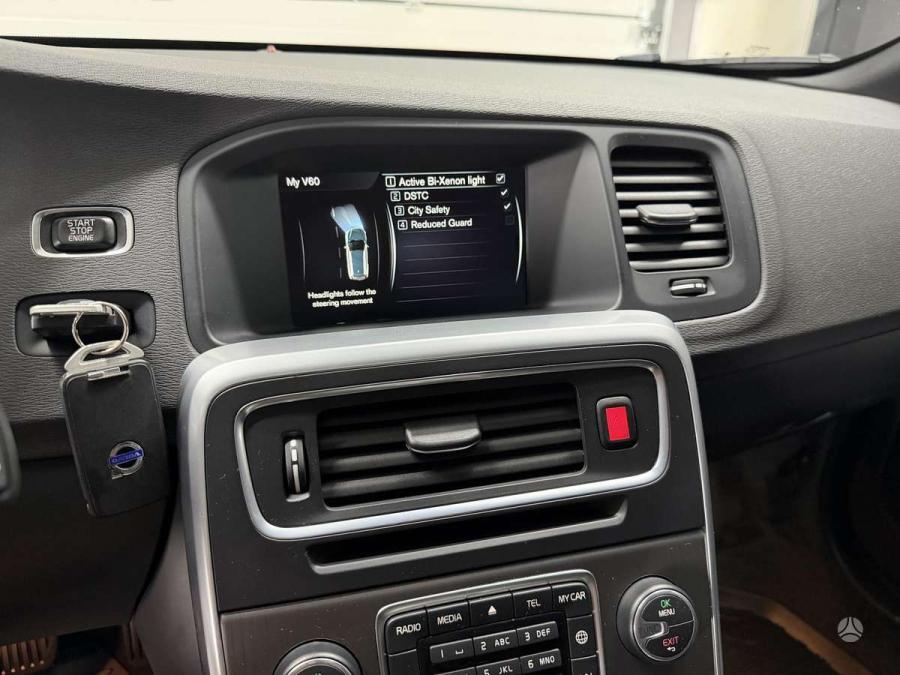 Pelēks Volvo V60 Cross Country 2014 Utena, ar dzinēja tilpumu 2.40 L un nobraukumu 232 tūkst. km par 10950 €, foto 13 vietnē AUTOMOTO.COM.LV