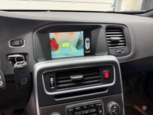 Pelēks Volvo V60 Cross Country 2014 Utena, ar dzinēja tilpumu 2.40 L un nobraukumu 232 tūkst. km par 10950 €, foto 14 vietnē AUTOMOTO.COM.LV