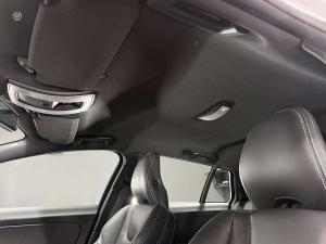 Pelēks Volvo V60 Cross Country 2014 Utena, ar dzinēja tilpumu 2.40 L un nobraukumu 232 tūkst. km par 10950 €, foto 27 vietnē AUTOMOTO.COM.LV