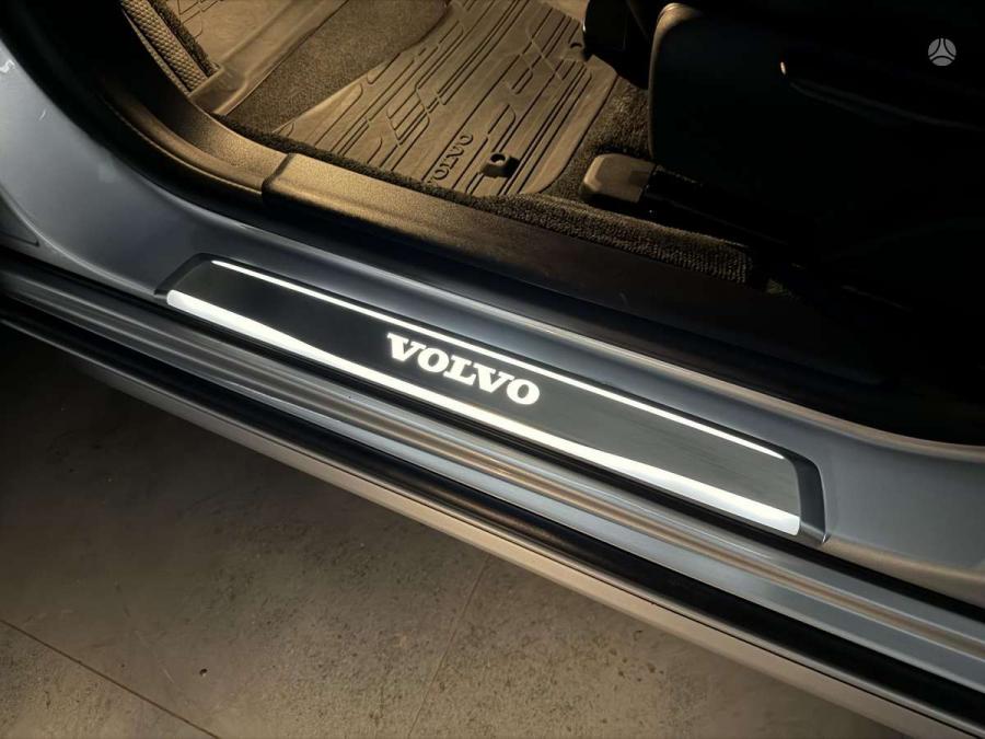 Pelēks Volvo V60 Cross Country 2014 Utena, ar dzinēja tilpumu 2.40 L un nobraukumu 232 tūkst. km par 10950 €, foto 30 vietnē AUTOMOTO.COM.LV