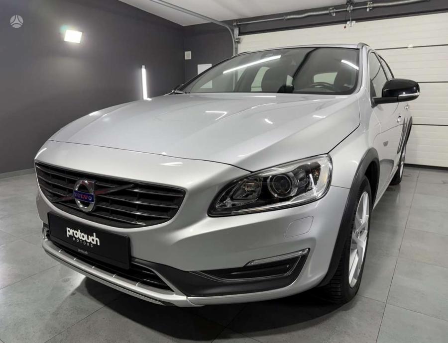 Pelēks Volvo V60 Cross Country 2014 Utena, ar dzinēja tilpumu 2.40 L un nobraukumu 232 tūkst. km par 10950 €, foto 32 vietnē AUTOMOTO.COM.LV