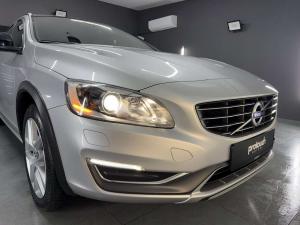 Pelēks Volvo V60 Cross Country 2014 Utena, ar dzinēja tilpumu 2.40 L un nobraukumu 232 tūkst. km par 10950 €, foto 35 vietnē AUTOMOTO.COM.LV