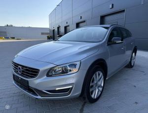 Grey Volvo V60 Cross Country 2014 in Utena, with an engine capacity of 2.40 L and mileage of 232 thousand km for 10850 €, photo 5 on AUTOMOTO.COM.LV