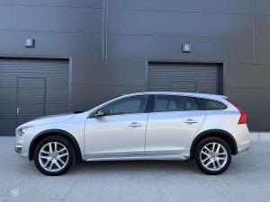 Grey Volvo V60 Cross Country 2014 in Utena, with an engine capacity of 2.40 L and mileage of 232 thousand km for 10850 €, photo 9 on AUTOMOTO.COM.LV
