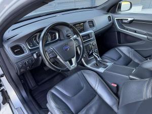 Grey Volvo V60 Cross Country 2014 in Utena, with an engine capacity of 2.40 L and mileage of 232 thousand km for 10850 €, photo 10 on AUTOMOTO.COM.LV