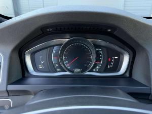 Grey Volvo V60 Cross Country 2014 in Utena, with an engine capacity of 2.40 L and mileage of 232 thousand km for 10850 €, photo 11 on AUTOMOTO.COM.LV