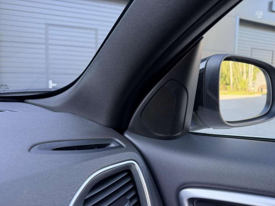 Grey Volvo V60 Cross Country 2014 in Utena, with an engine capacity of 2.40 L and mileage of 232 thousand km for 10850 €, photo 16 on AUTOMOTO.COM.LV