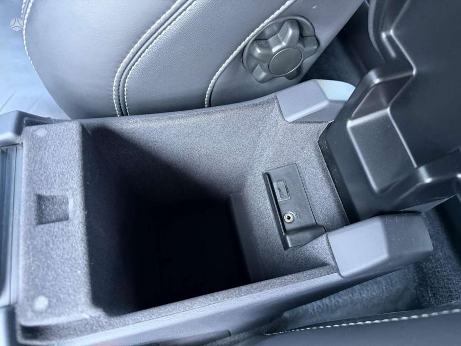Grey Volvo V60 Cross Country 2014 in Utena, with an engine capacity of 2.40 L and mileage of 232 thousand km for 10850 €, photo 18 on AUTOMOTO.COM.LV