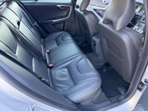 Grey Volvo V60 Cross Country 2014 in Utena, with an engine capacity of 2.40 L and mileage of 232 thousand km for 10850 €, photo 26 on AUTOMOTO.COM.LV