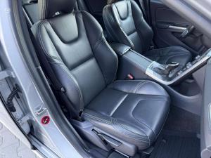 Grey Volvo V60 Cross Country 2014 in Utena, with an engine capacity of 2.40 L and mileage of 232 thousand km for 10850 €, photo 28 on AUTOMOTO.COM.LV