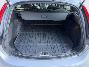 Grey Volvo V60 Cross Country 2014 in Utena, with an engine capacity of 2.40 L and mileage of 232 thousand km for 10850 €, photo 31 on AUTOMOTO.COM.LV
