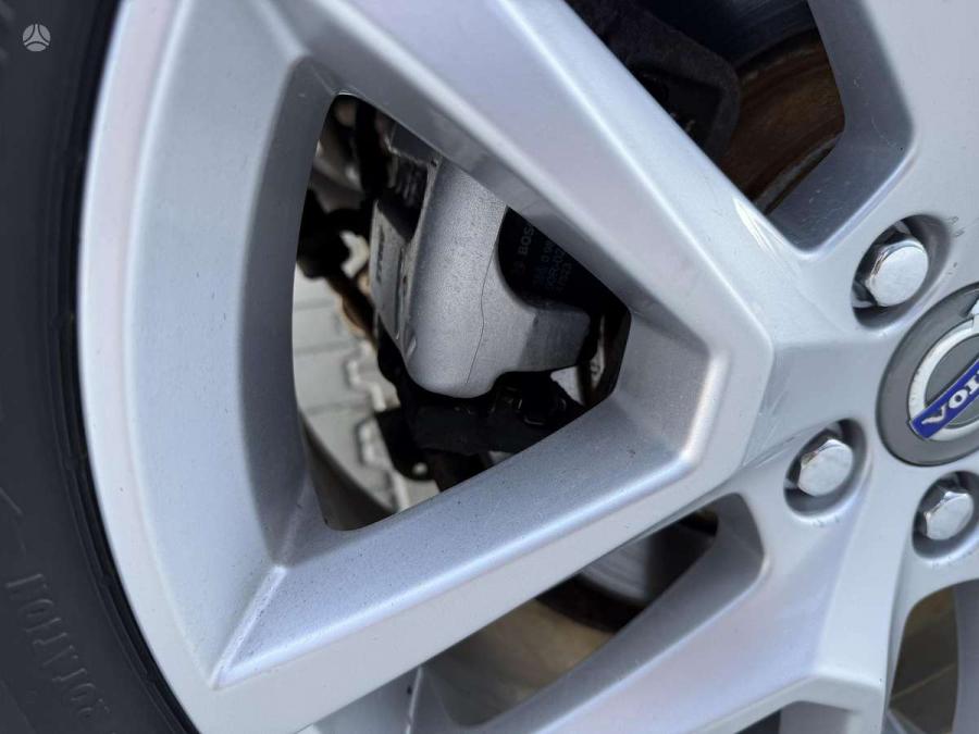 Grey Volvo V60 Cross Country 2014 in Utena, with an engine capacity of 2.40 L and mileage of 232 thousand km for 10850 €, photo 39 on AUTOMOTO.COM.LV