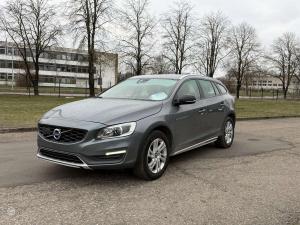 Pelēks Volvo V60 Cross Country 2016 Plungė, ar dzinēja tilpumu 1.97 L un nobraukumu 281 tūkst. km par 9150 €, foto  vietnē AUTOMOTO.COM.LV