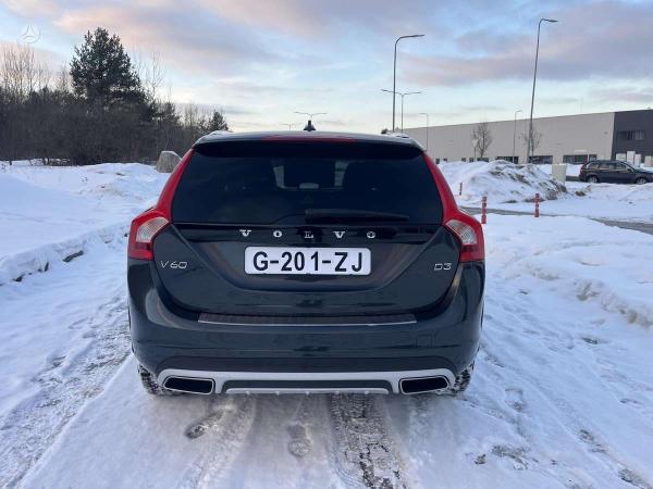 Pelēks Volvo V60 Cross Country 2016 Viļņa, ar dzinēja tilpumu 1.97 L un nobraukumu 244 tūkst. km par 12250 €, foto 6 vietnē AUTOMOTO.COM.LV