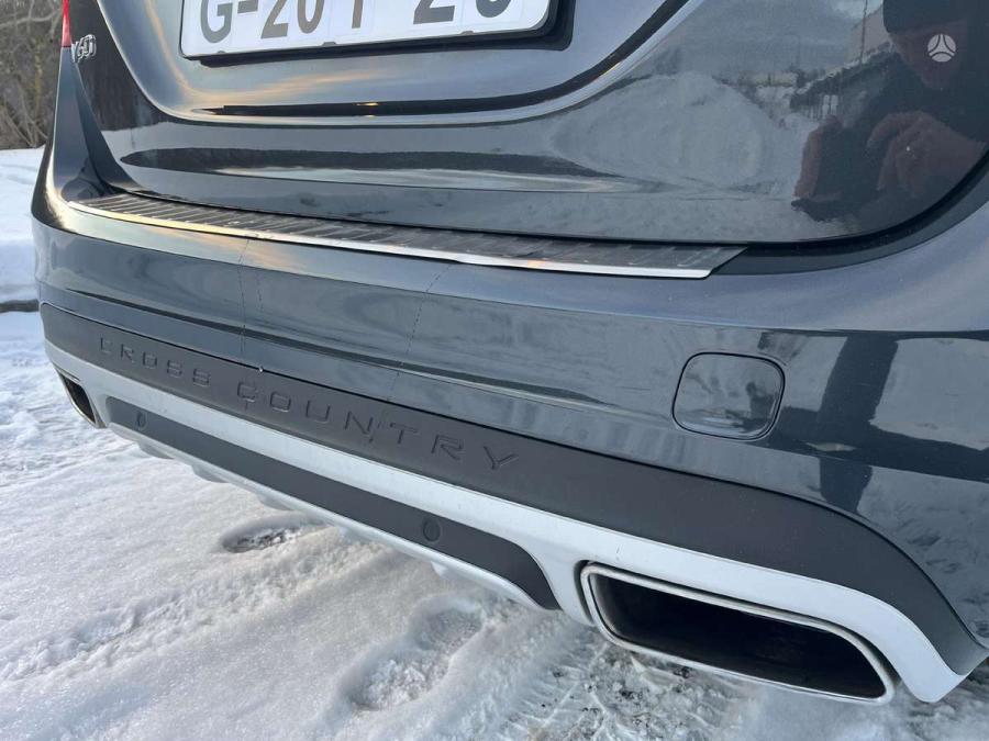 Grey Volvo V60 Cross Country 2016 in Vilnius, with an engine capacity of 1.97 L and mileage of 244 thousand km for 12250 €, photo 14 on AUTOMOTO.COM.LV