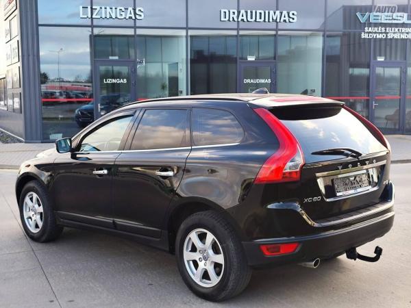 Grey Volvo V60 Cross Country 2016 in Siauliai, with an engine capacity of 2.50 L and mileage of 0 thousand km for 9900 €, photo 5 on AUTOMOTO.COM.LV