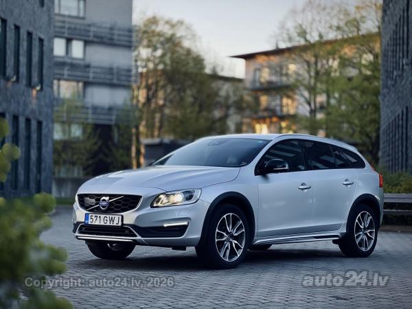 Серый Вольво V60 Cross Country 2016 в Таллин, объемом двигателя 2.40 л и пробегом 177 тыс. км за 12000 €, фото 1 на AUTOMOTO.COM.LV