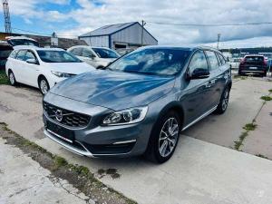 Grey Volvo V60 Cross Country 2016 in Kaunas, with an engine capacity of 2.40 L and mileage of 160 thousand km for 15650 €, photo  on AUTOMOTO.COM.LV