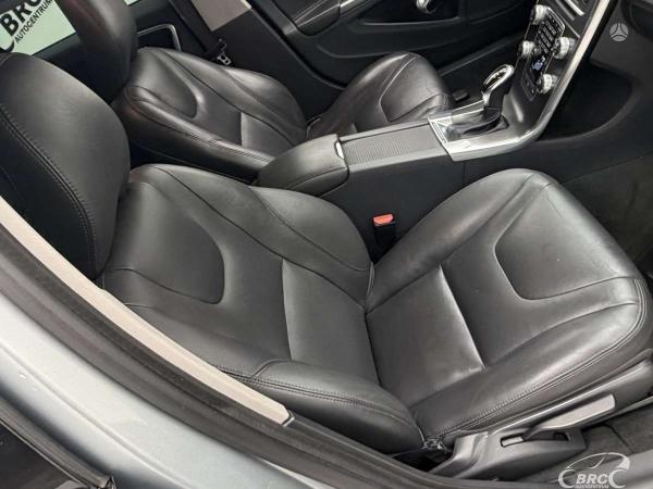 Pelēks Volvo V60 Cross Country 2016 Viļņa, ar dzinēja tilpumu 1.97 L un nobraukumu 235 tūkst. km par 9400 €, foto 6 vietnē AUTOMOTO.COM.LV