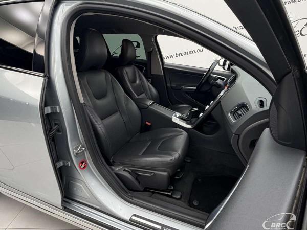 Pelēks Volvo V60 Cross Country 2016 Viļņa, ar dzinēja tilpumu 1.97 L un nobraukumu 235 tūkst. km par 9400 €, foto 8 vietnē AUTOMOTO.COM.LV