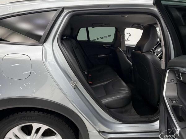 Pelēks Volvo V60 Cross Country 2016 Viļņa, ar dzinēja tilpumu 1.97 L un nobraukumu 235 tūkst. km par 9400 €, foto 10 vietnē AUTOMOTO.COM.LV