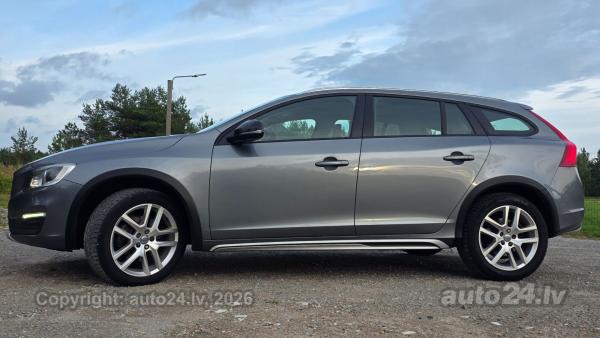 Volvo V60 Cross Country 2016 Tallina vietnē Pelēks Volvo V60 Cross Country 2016 Tallina, ar dzinēja tilpumu 2.00 L un nobraukumu 268 tūkst. km par 12500 €, foto 3 vietnē AUTOMOTO.COM.LV