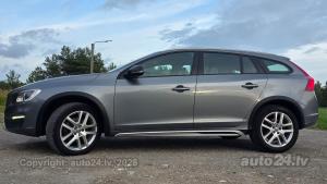 Pelēks Volvo V60 Cross Country 2016 Tallina, ar dzinēja tilpumu 2.00 L un nobraukumu 268 tūkst. km par 12500 €, foto 3 vietnē AUTOMOTO.COM.LV