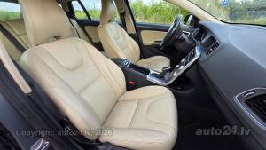 Pelēks Volvo V60 Cross Country 2016 Tallina, ar dzinēja tilpumu 2.00 L un nobraukumu 268 tūkst. km par 12500 €, foto 8 vietnē AUTOMOTO.COM.LV