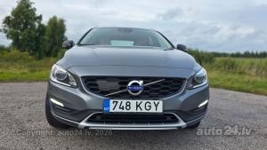 Pelēks Volvo V60 Cross Country 2016 Tallina, ar dzinēja tilpumu 2.00 L un nobraukumu 268 tūkst. km par 12500 €, foto 13 vietnē AUTOMOTO.COM.LV