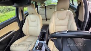 Pelēks Volvo V60 Cross Country 2016 Tallina, ar dzinēja tilpumu 2.00 L un nobraukumu 268 tūkst. km par 12500 €, foto 15 vietnē AUTOMOTO.COM.LV