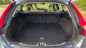 Pelēks Volvo V60 Cross Country 2016 Tallina, ar dzinēja tilpumu 2.00 L un nobraukumu 268 tūkst. km par 12500 €, foto 17 vietnē AUTOMOTO.COM.LV