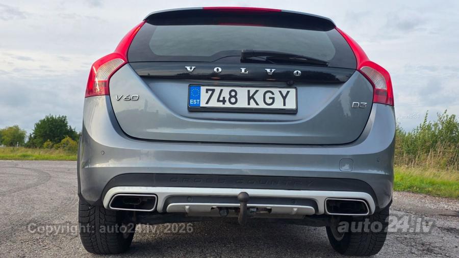 Pelēks Volvo V60 Cross Country 2016 Tallina, ar dzinēja tilpumu 2.00 L un nobraukumu 268 tūkst. km par 12500 €, foto 19 vietnē AUTOMOTO.COM.LV