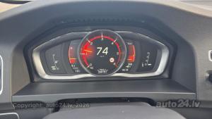 Pelēks Volvo V60 Cross Country 2016 Tallina, ar dzinēja tilpumu 2.00 L un nobraukumu 268 tūkst. km par 12500 €, foto 22 vietnē AUTOMOTO.COM.LV