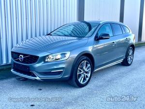 Grey Volvo V60 Cross Country 2016 in Tallinn, with an engine capacity of 2.00 L and mileage of 196 thousand km for 12500 €, photo 1 on AUTOMOTO.COM.LV