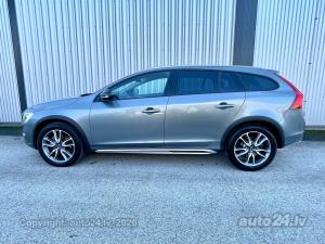 Grey Volvo V60 Cross Country 2016 in Tallinn, with an engine capacity of 2.00 L and mileage of 196 thousand km for 12500 €, photo 4 on AUTOMOTO.COM.LV