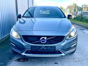 Grey Volvo V60 Cross Country 2016 in Tallinn, with an engine capacity of 2.00 L and mileage of 196 thousand km for 12500 €, photo 7 on AUTOMOTO.COM.LV