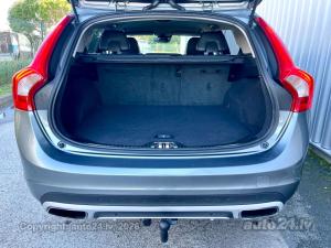 Grey Volvo V60 Cross Country 2016 in Tallinn, with an engine capacity of 2.00 L and mileage of 196 thousand km for 12500 €, photo 9 on AUTOMOTO.COM.LV